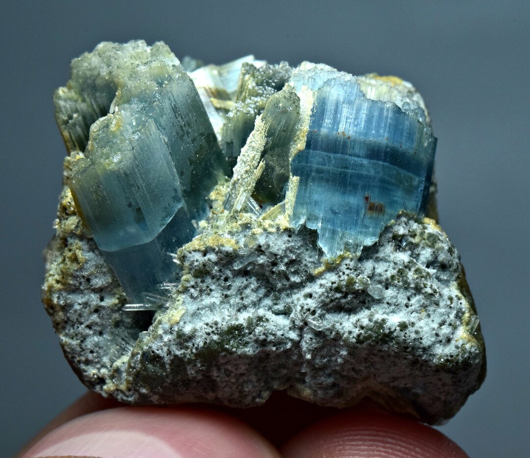 76 Ct Vorobyevite Beryl Rosterite Crystals W/ Quartz & Unknown Mineral ...