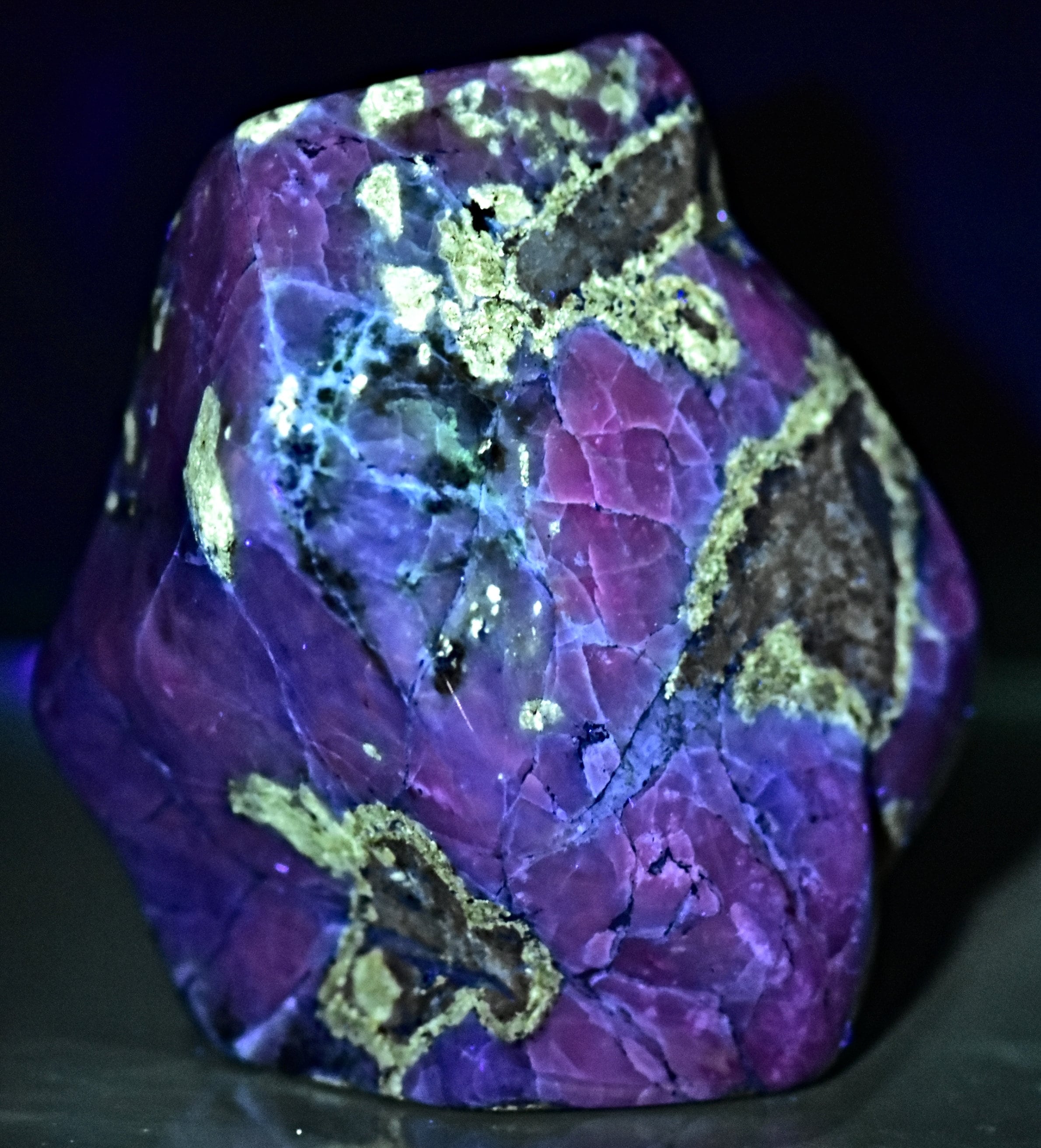 561 Gram Short Wave Long Wave Fluorescent Blue Hackmanite - Etsy