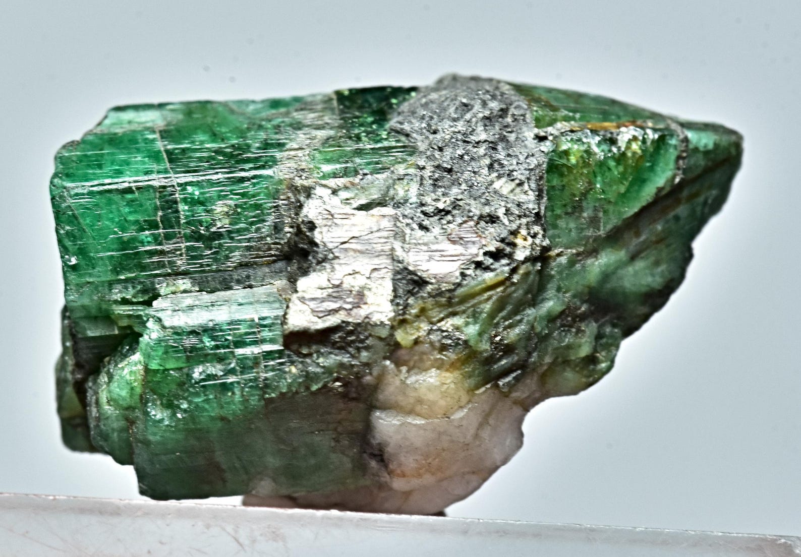 Deep Green Color Unique Emerald Crystal Combined With Pyrite 35.50 ...