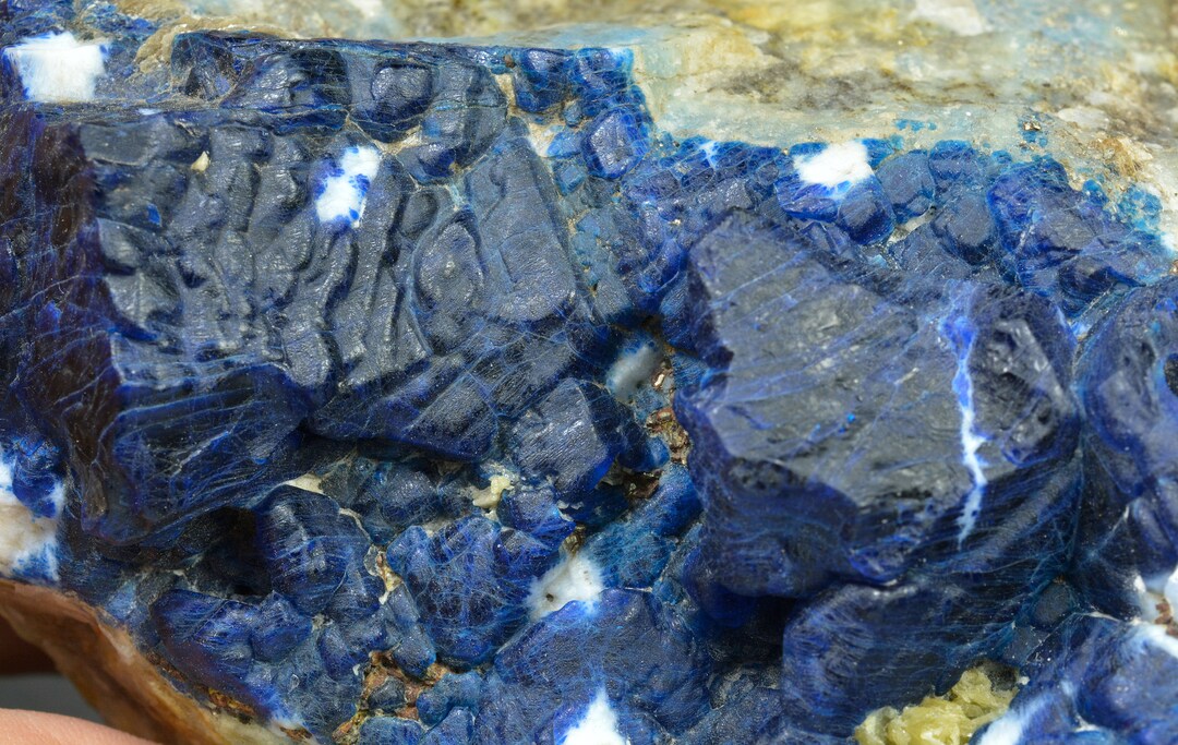737 Gm Top Blue Color Fluorescent SODALITE W/ Phlogophite & Gonnardite ...