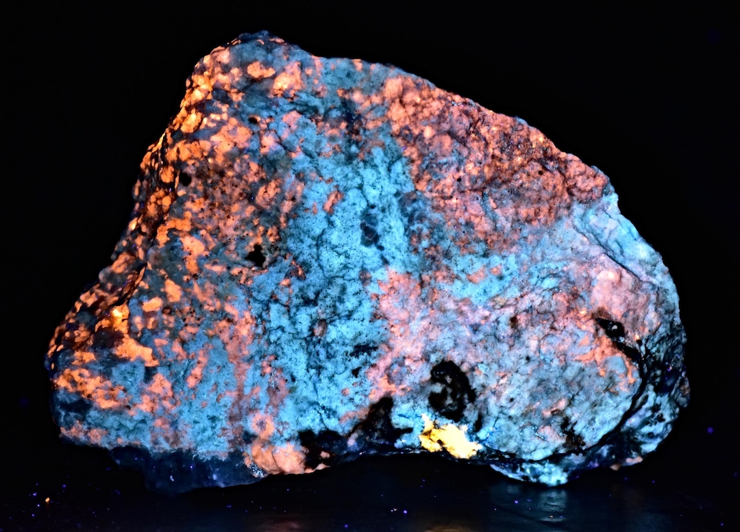 Rare Blue Coated Scapolite Crystals Specimen Combined With Hackmanite ...