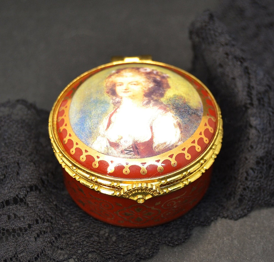 Vintage Porcelain Box, Porcelain Vanity, Porcelain Trinket Box, Small ...