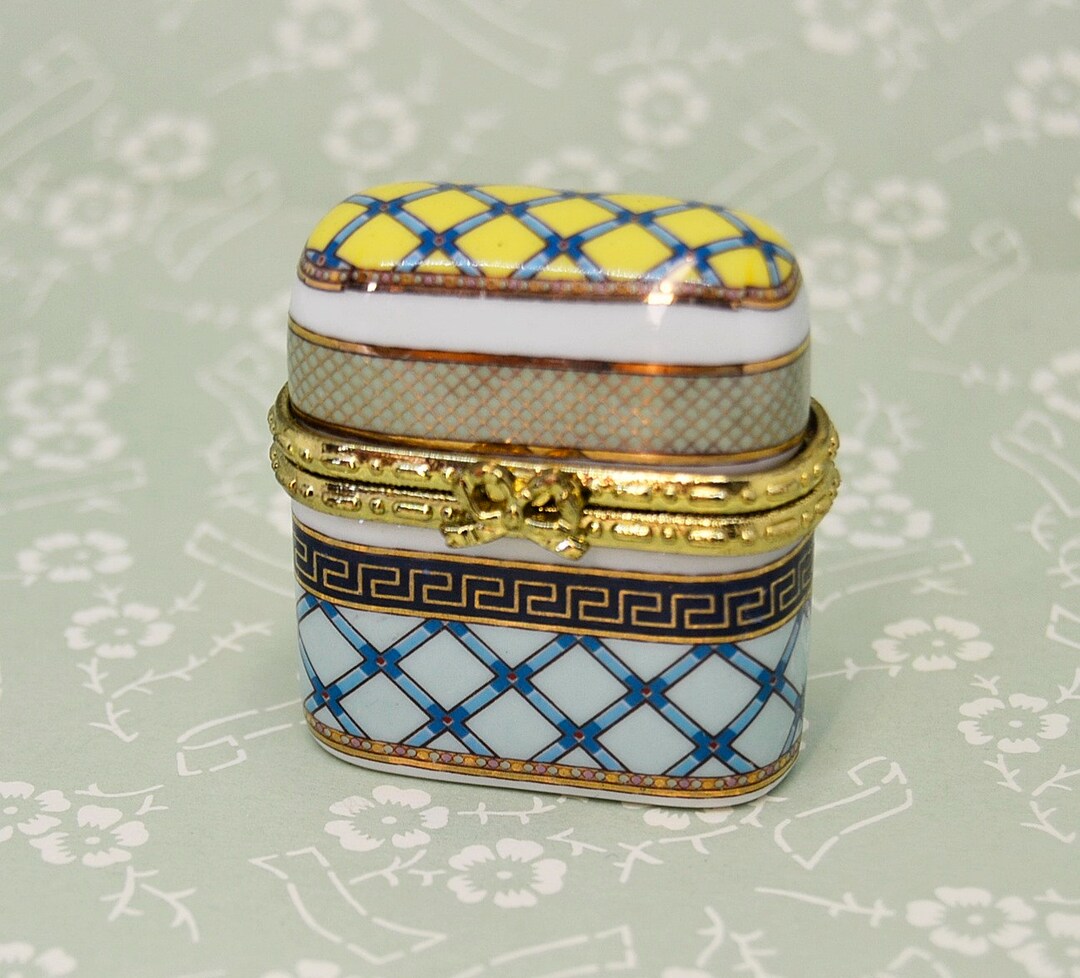 Vintage Collectible Small Porcelain Box - Etsy