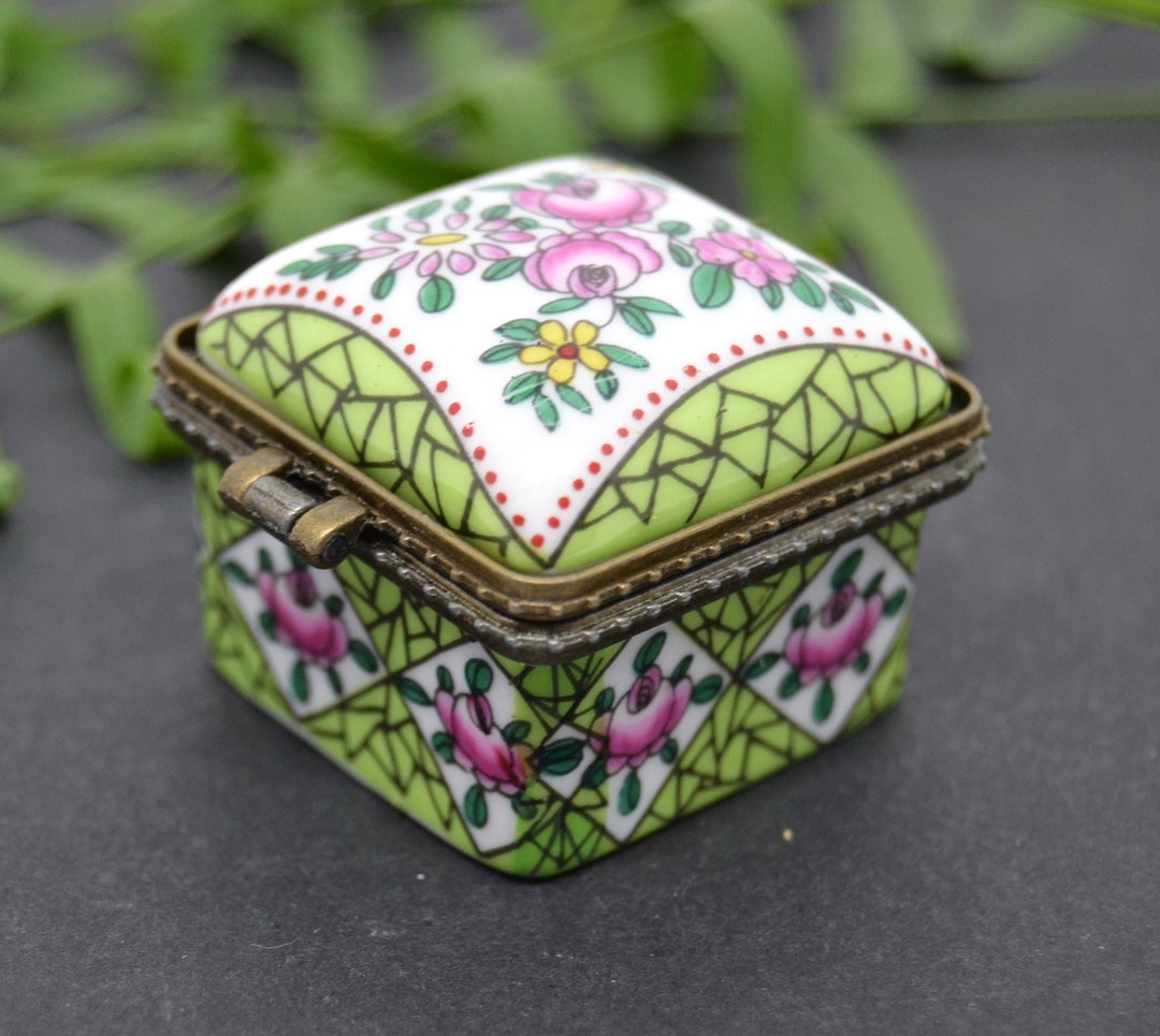 Small Porcelain Box, Porcelain Pill Box, Ring Box, Vintage Box ...