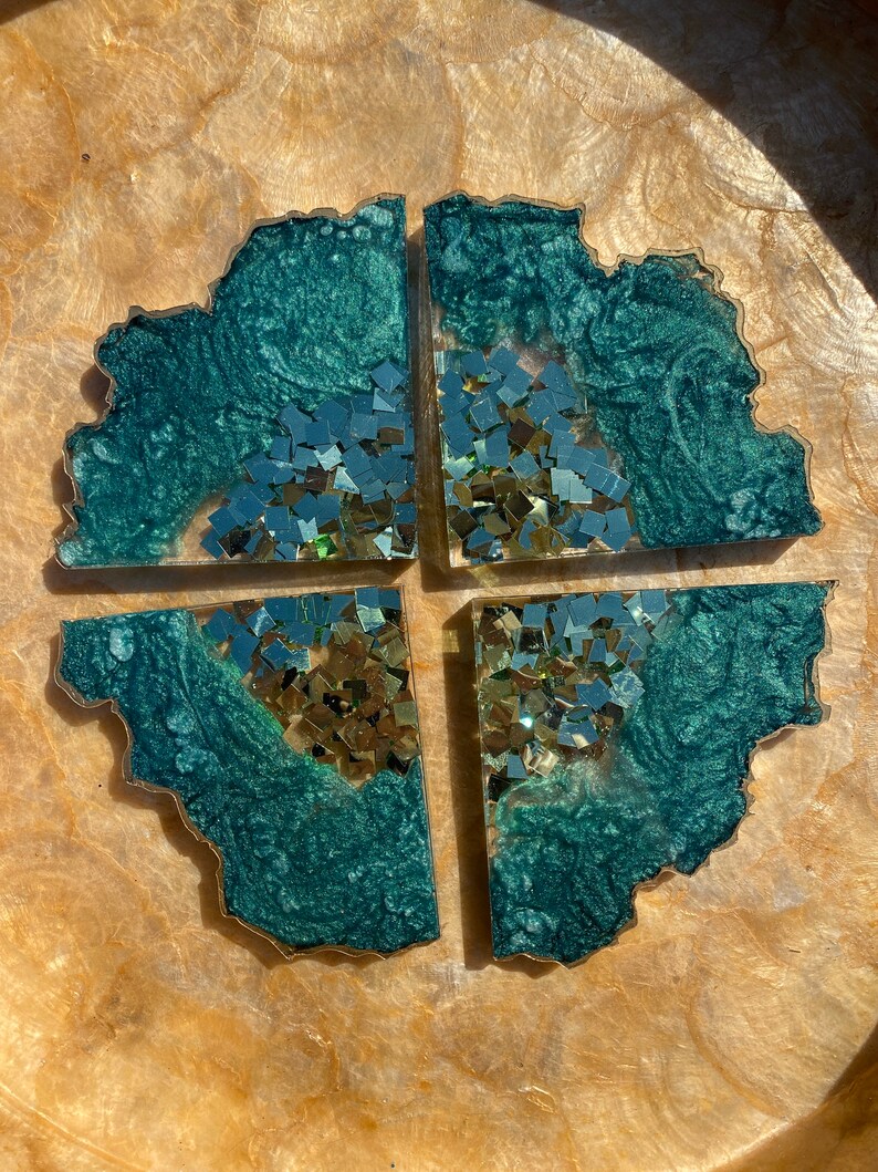 Set 4 Round Triangle Ocean Beach Geode Agate Green & Gold | Etsy
