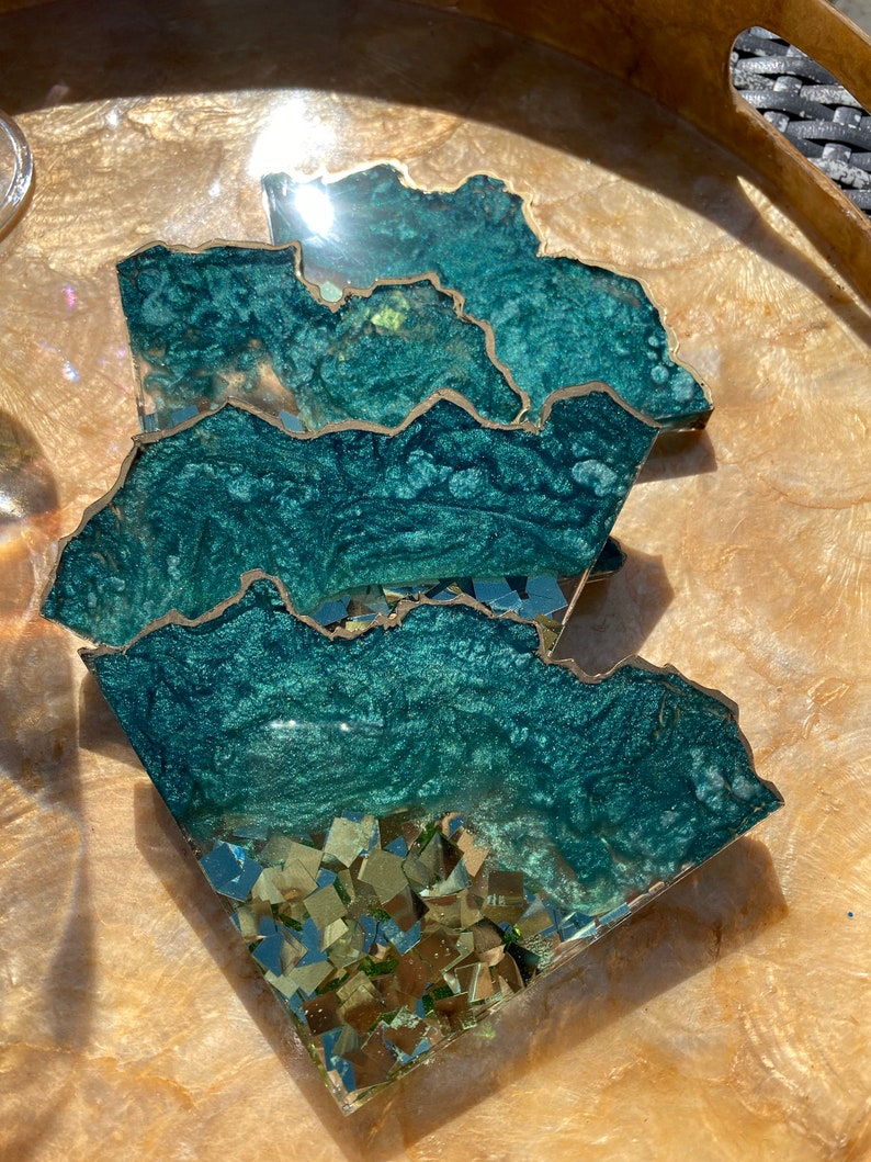 Set 4 Round Triangle Ocean Beach Geode Agate Green & Gold | Etsy