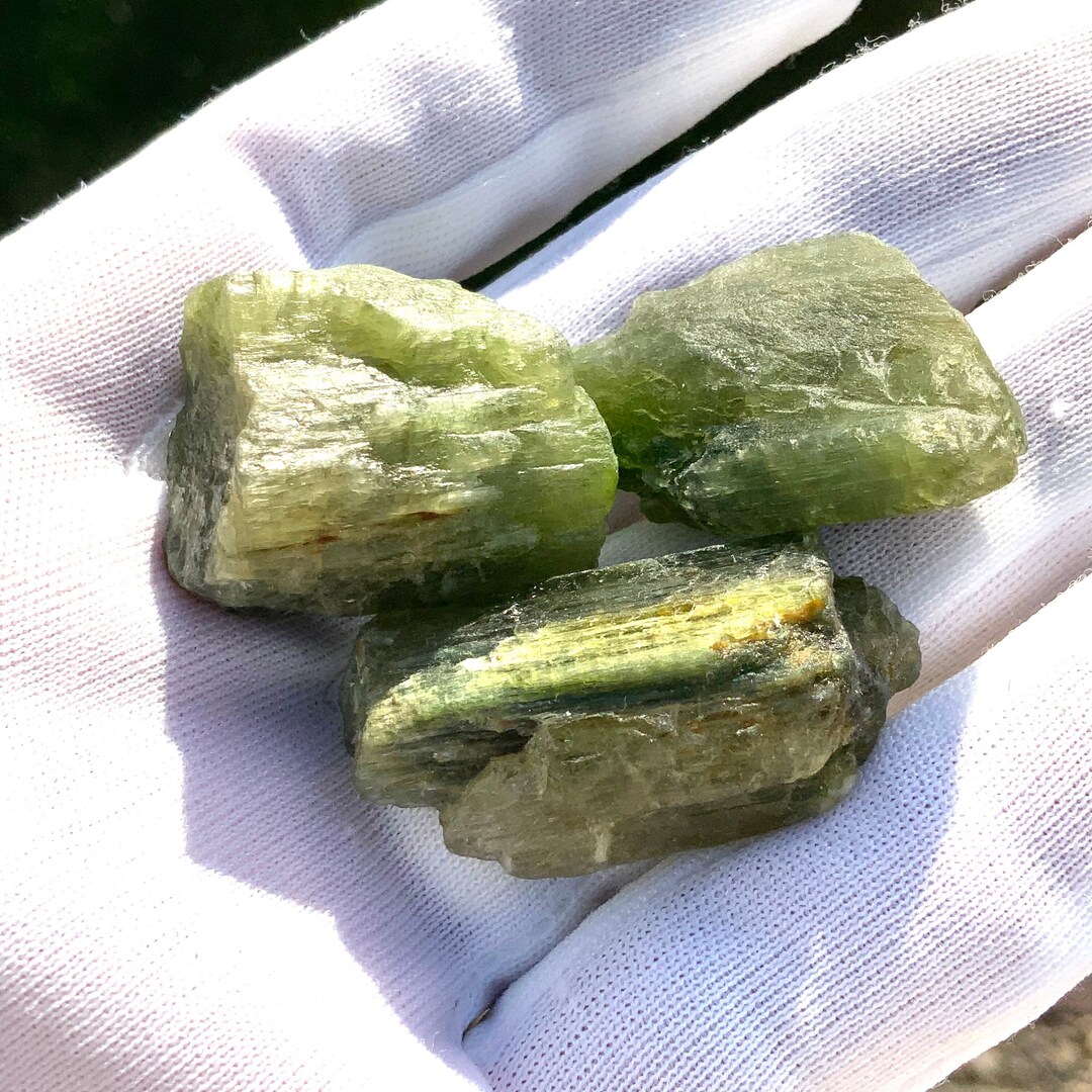 Emerald Green Chrome Diopside, Stones of Emotional Healing - Etsy