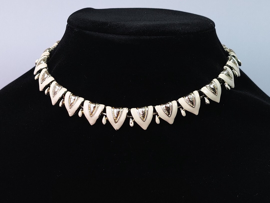 Vintage Coro 1955-1960 Cream Enamel & Gold-tone Triangle Link Choker - Etsy