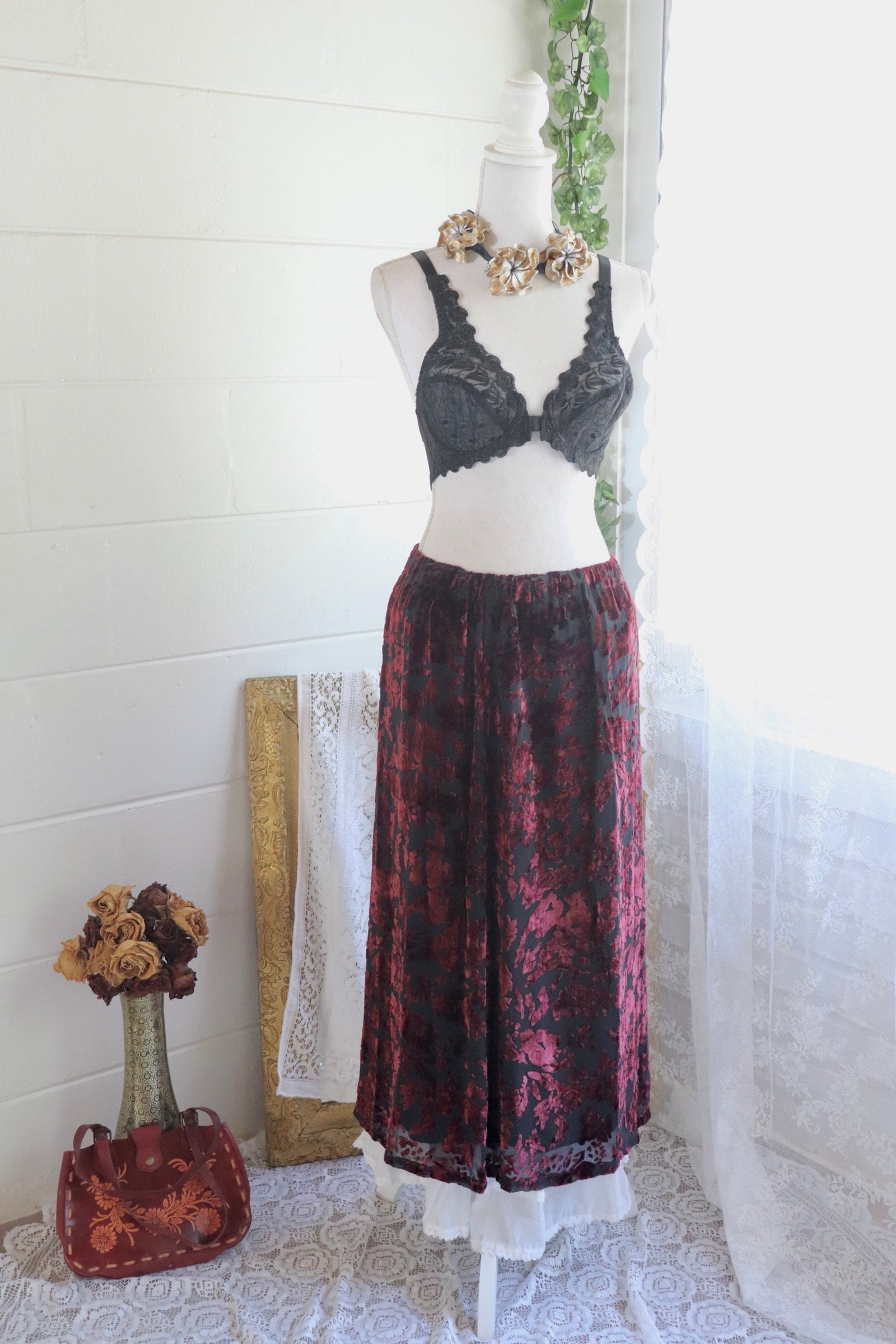 Vintage Black Lace Bra 1970s to 1980s Lingerie Top Bralette Romantic ...