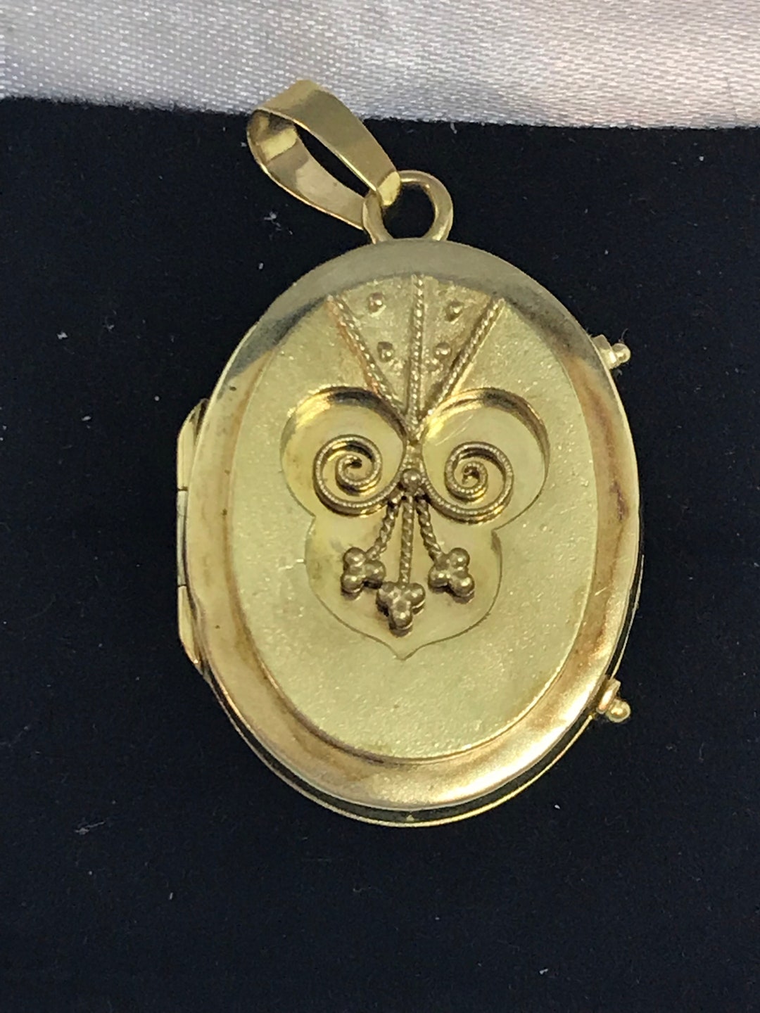 Ladies 10kt Yellow Gold Locket - Etsy
