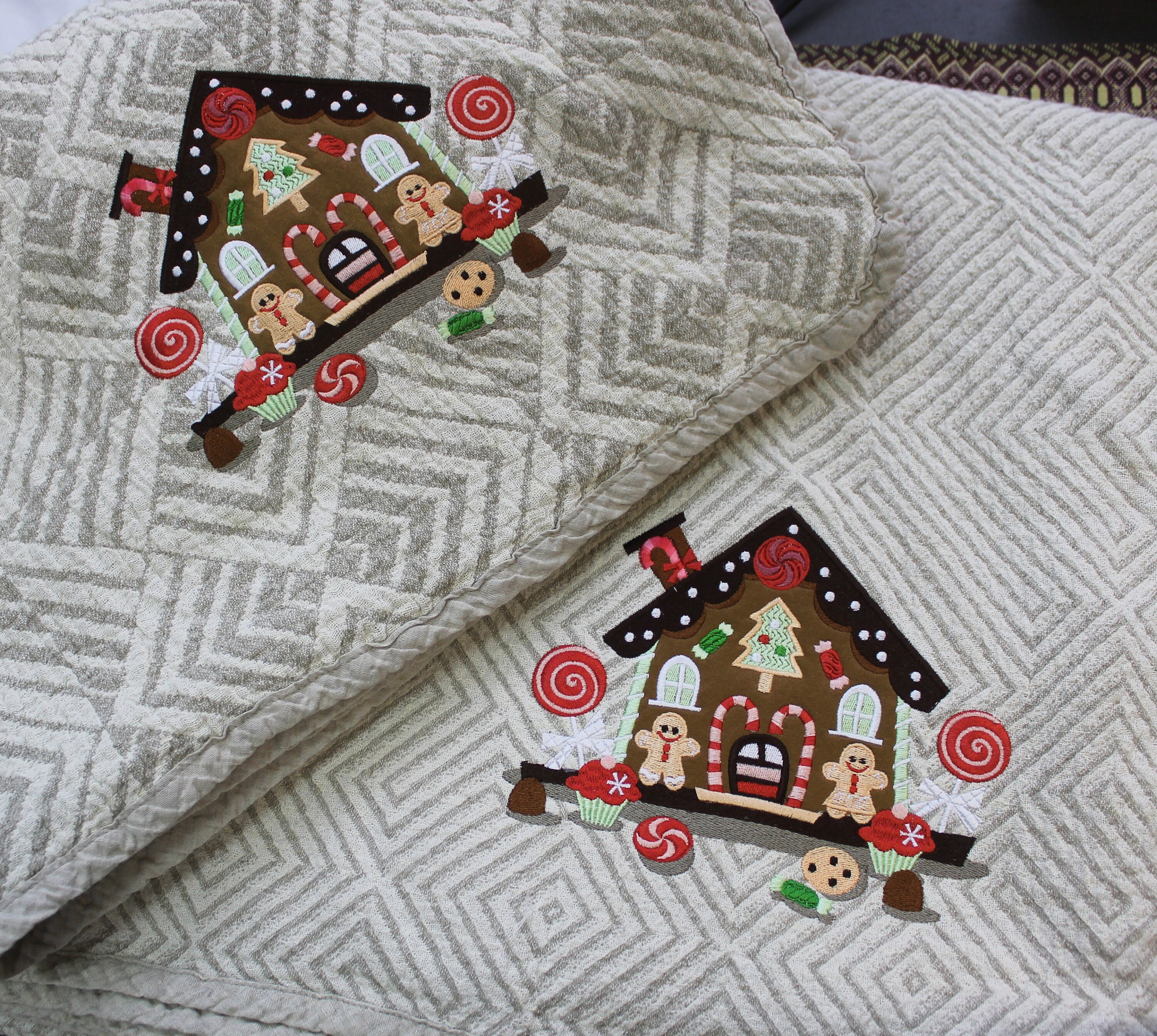 Gingerbread House machine embroidery design Christmas | Etsy