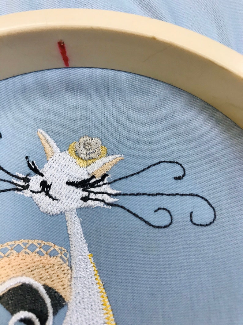 Cat With a Fan Machine Embroidery Design 3 Sizes Dst Pes | Etsy