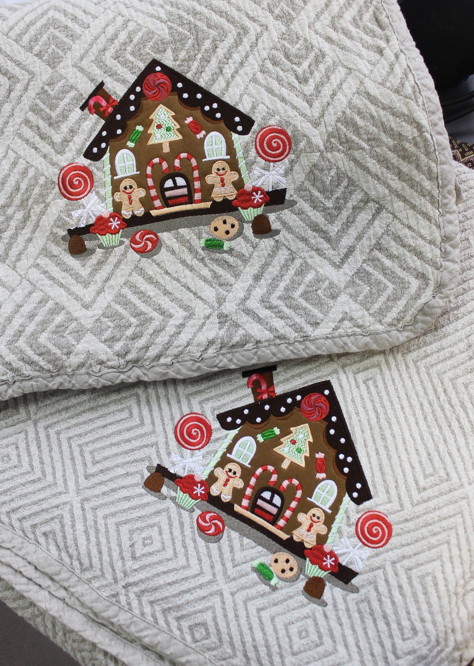 Gingerbread House machine embroidery design Christmas | Etsy