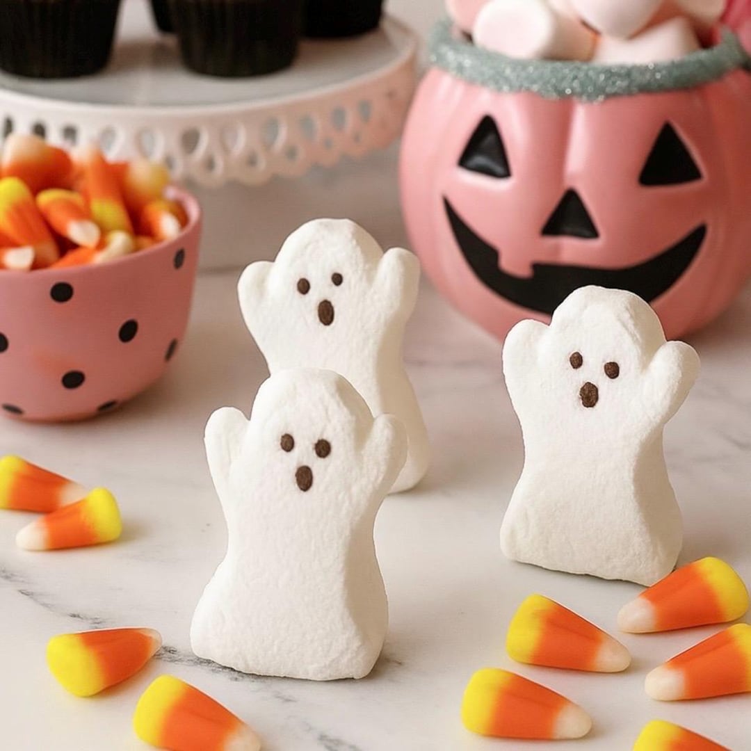 Fake Ghost Marshmallows, Halloween Fake Desserts, Faux Ghost Treats ...