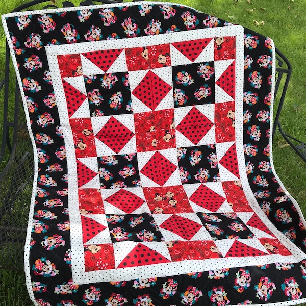 Minnie Mouse Baby Quilt - Etsy