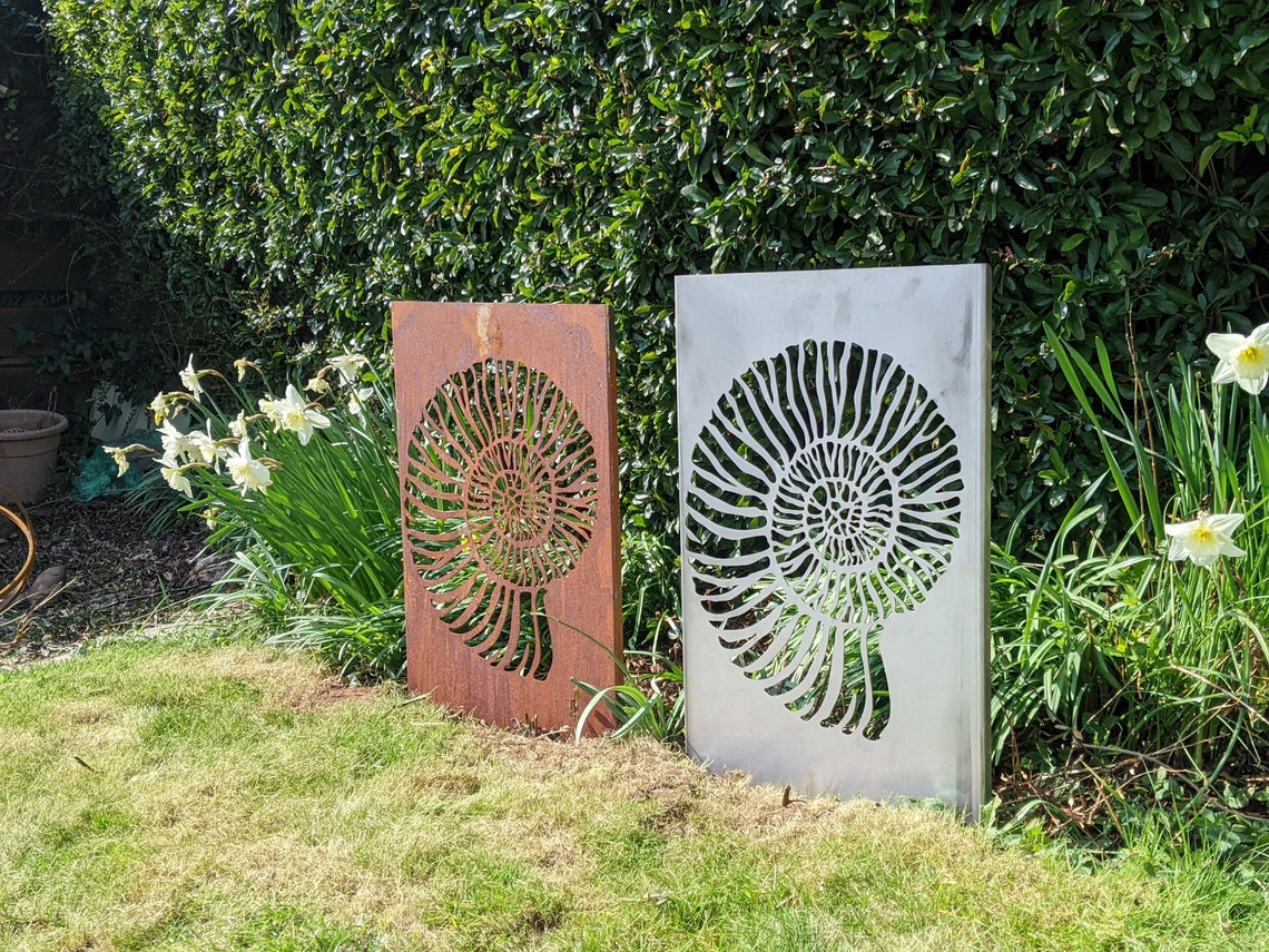 Ammonite Fossil Garden Sculpture – Rusty Metal Garden Art – Outdoor ...