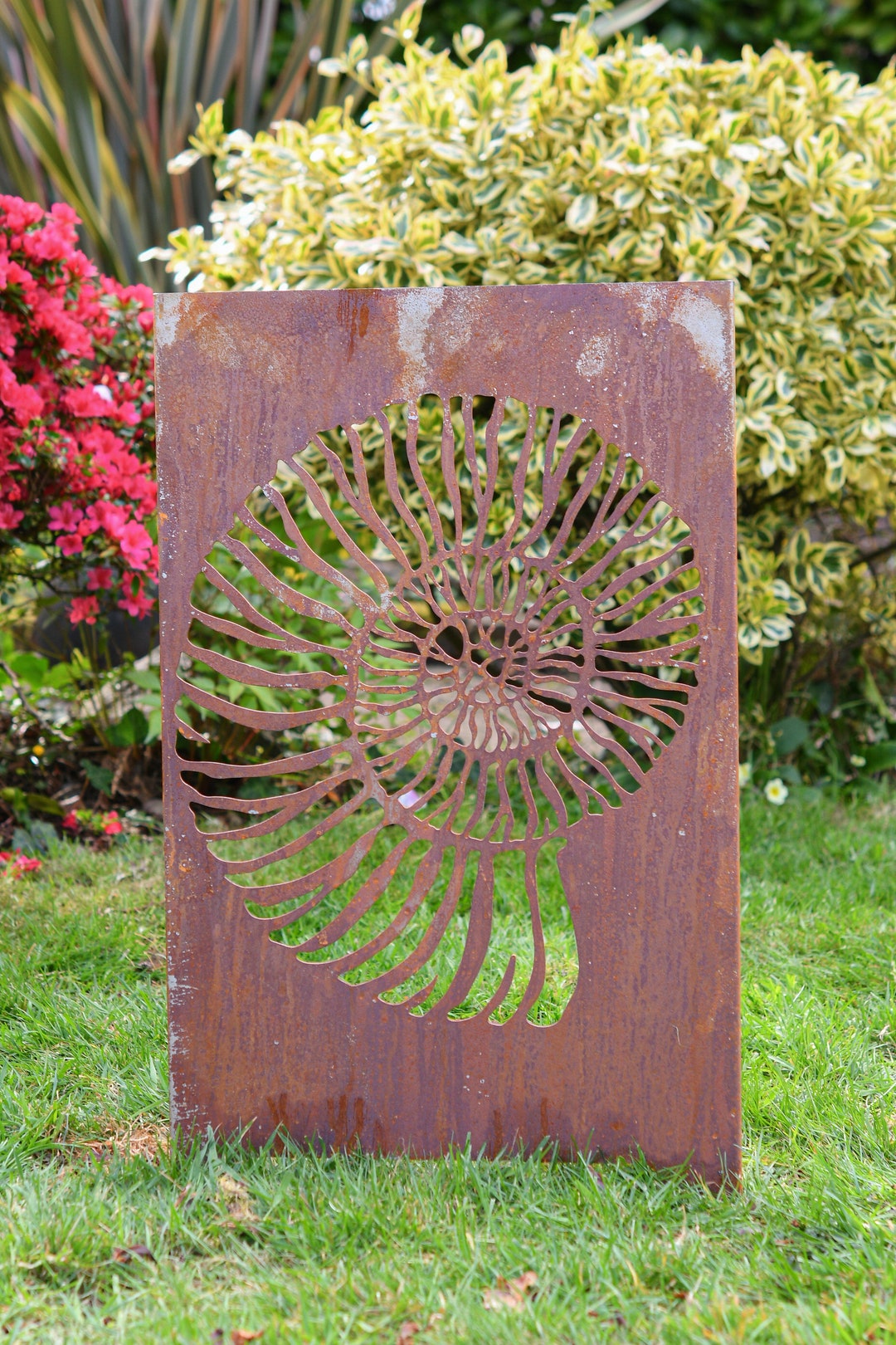 Ammonite Fossil Garden Sculpture – Rusty Metal Garden Art – Outdoor ...