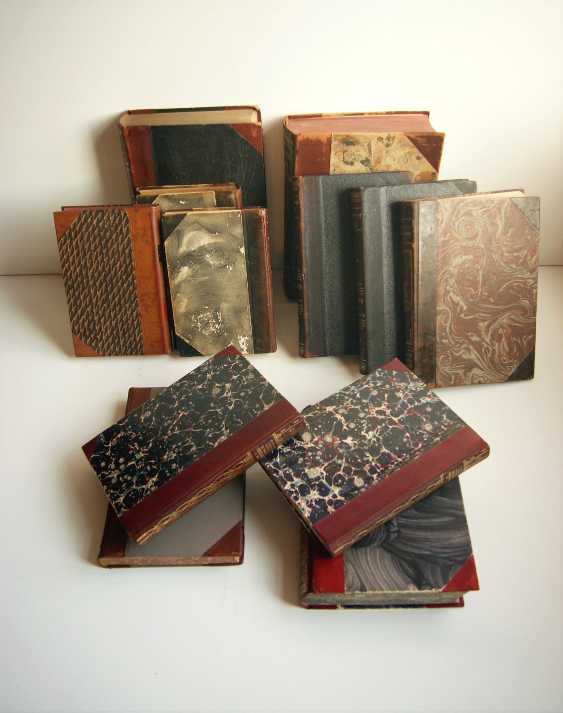 85 Decorative Antique Leather Books Build Your Own Antique Library 10 ...