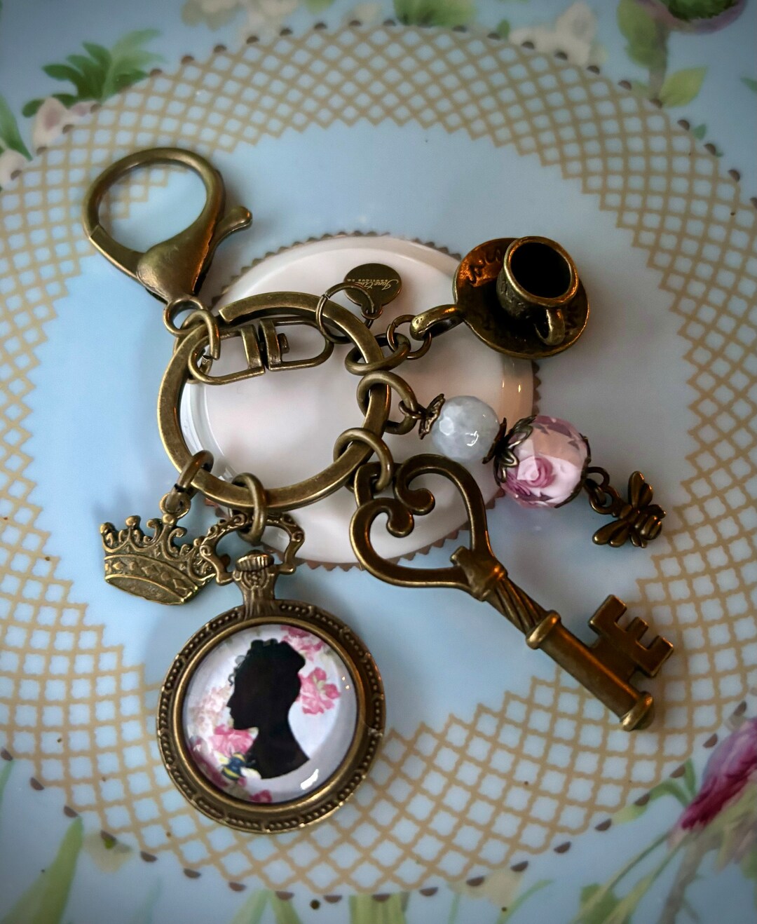 Bridgerton Inspired Keychain, Lady Whistledown Inspired Keychain ...
