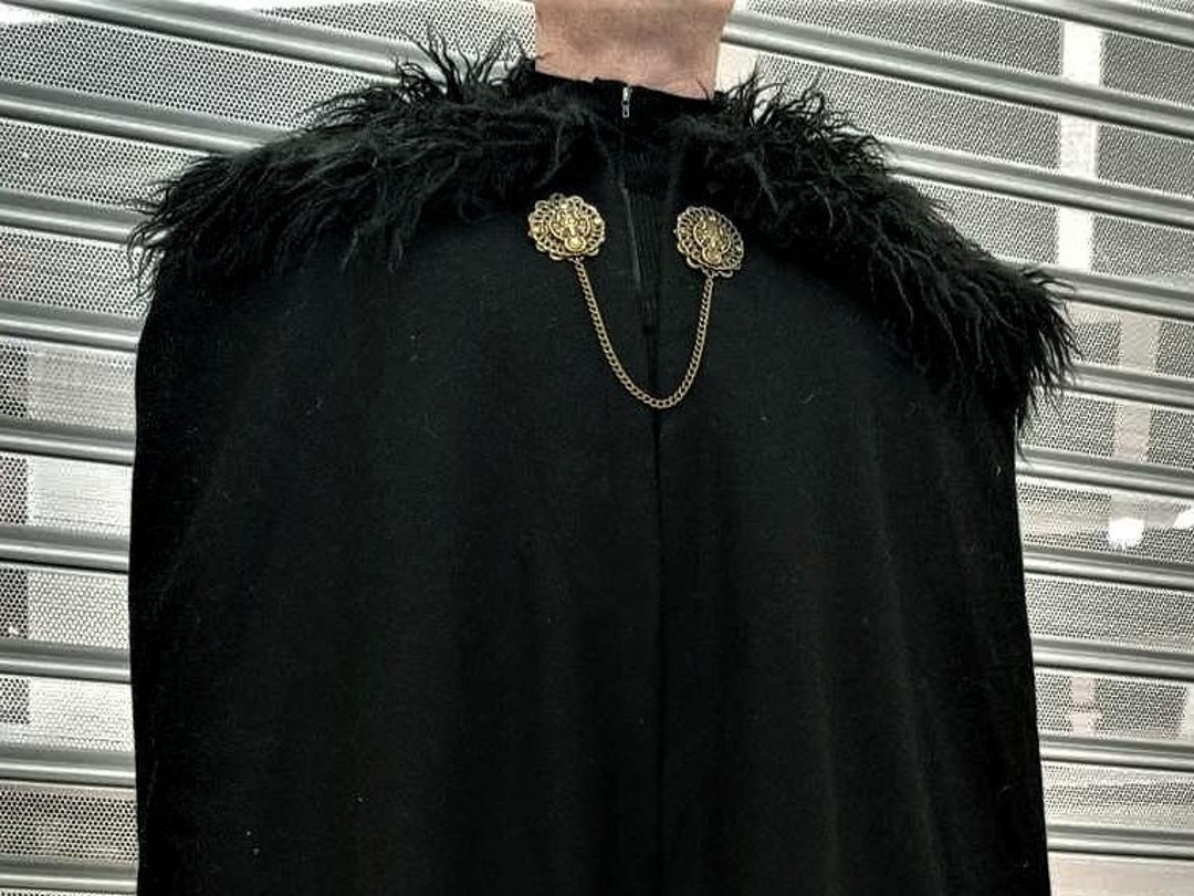 Black Wool Cosplay Cape Cloak Wolf Clasp - Etsy