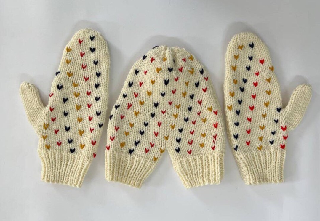 Couple Mittens Handmade in Wool Knitted Little Hearts Patterns in Cream ...