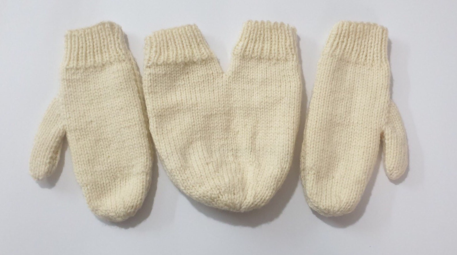 Couple Mittens in Wool Knitted With LOVE Pattern in Cream,hand Holding ...