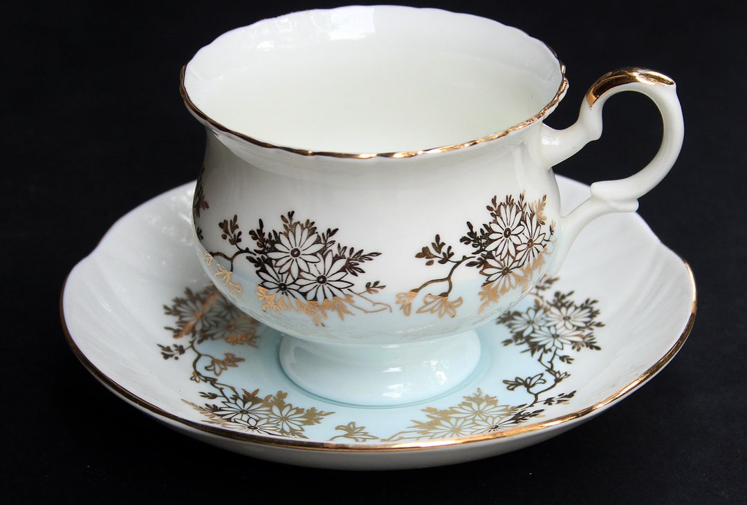 Crown Powder Blue Gold Daisy Tea Cup & Saucer - Etsy