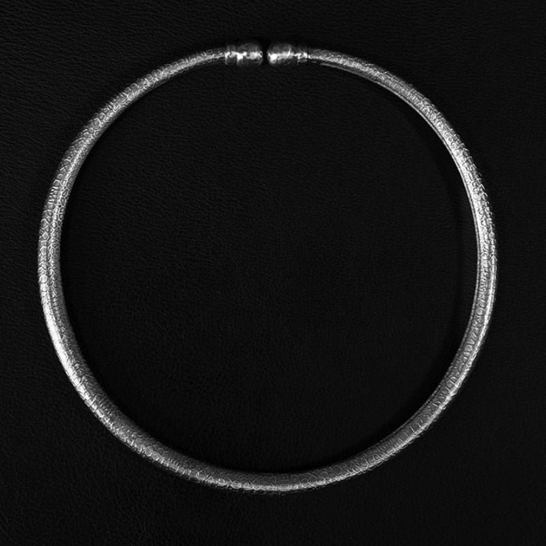 Snake Skin Hoop Collar Necklace - Etsy