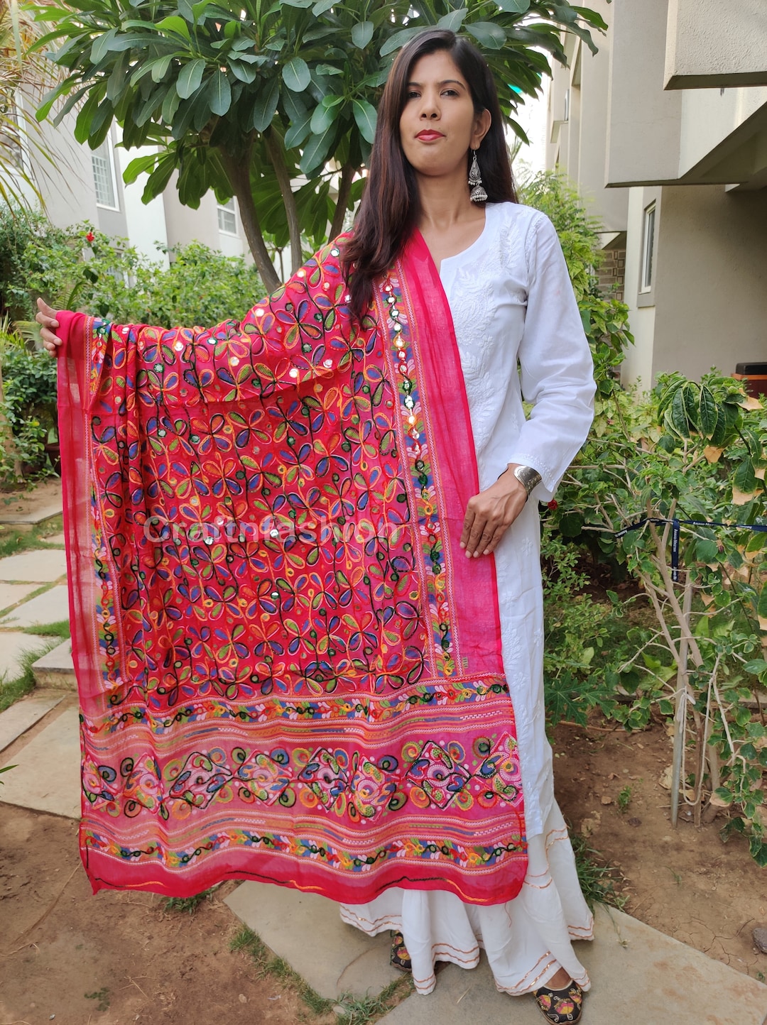 Navratri Special Traditional Embroidered Dupatta Stole gujarati Gamthi ...