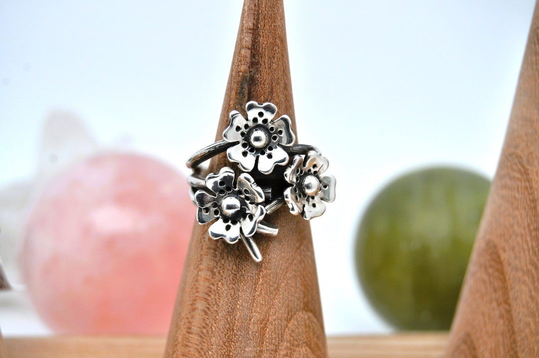 Solid Silver Ring Inspired by a Flower "wildflower" With 5 Heart-shaped ...