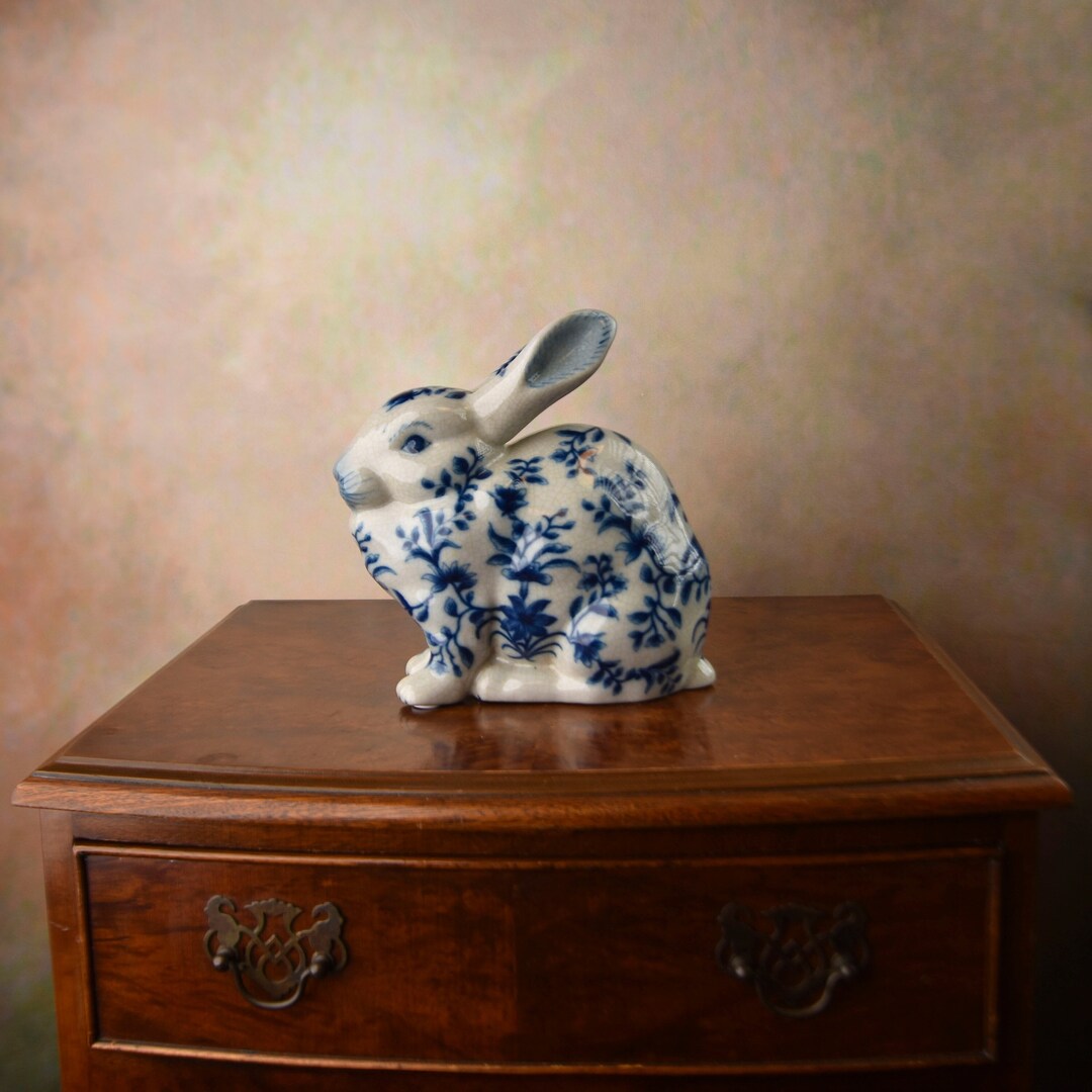Porcelain Easter Bunny Figurine, White Porcelain Rabbit Statue With ...