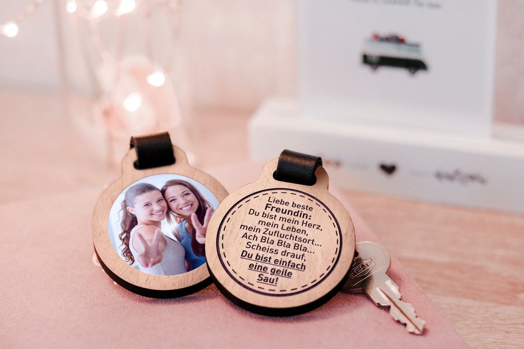 Dear Best Friend Keychain With Photo in Oak With Engraving and Scratch ...