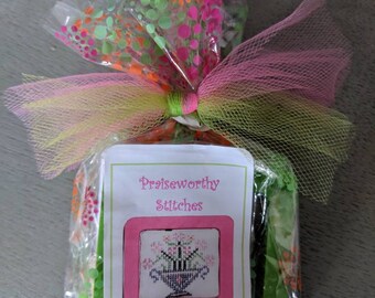 Praiseworthy Stitches / HOLLY JOLLY STACKERS / Spool Included - Etsy