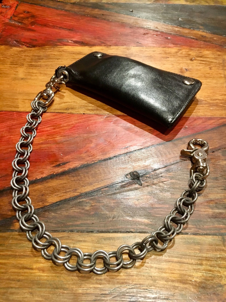 PLAIN JANE Wallet Chain - Etsy