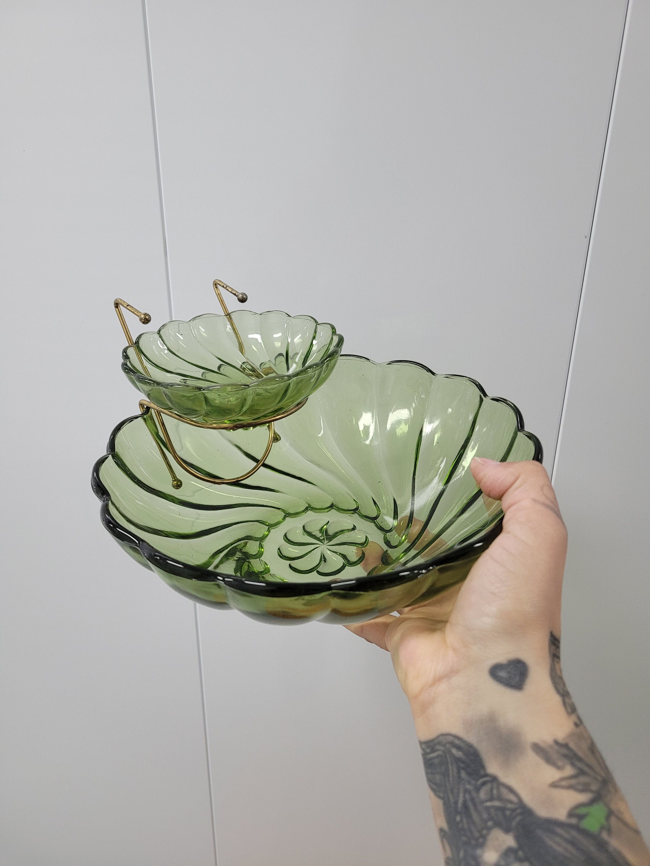 Vintage Hazel Glass Bowls / Atlas Colonial Swirl Chip and Dip - Etsy