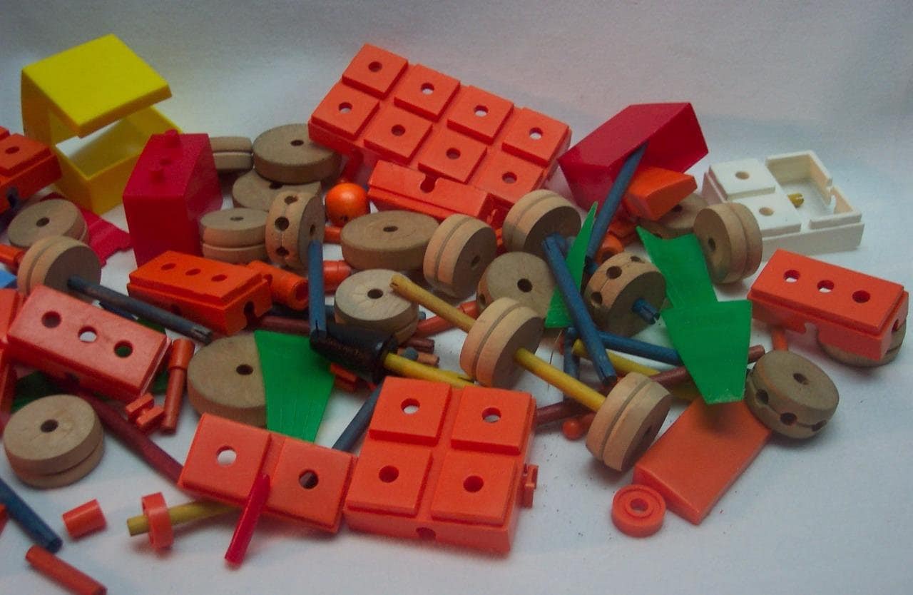 ANTIQUE Wooden Vintage the Original TINKERTOY CONSTRUCTION Building Toy Set W/ Can 115 Pieces - Etsy
