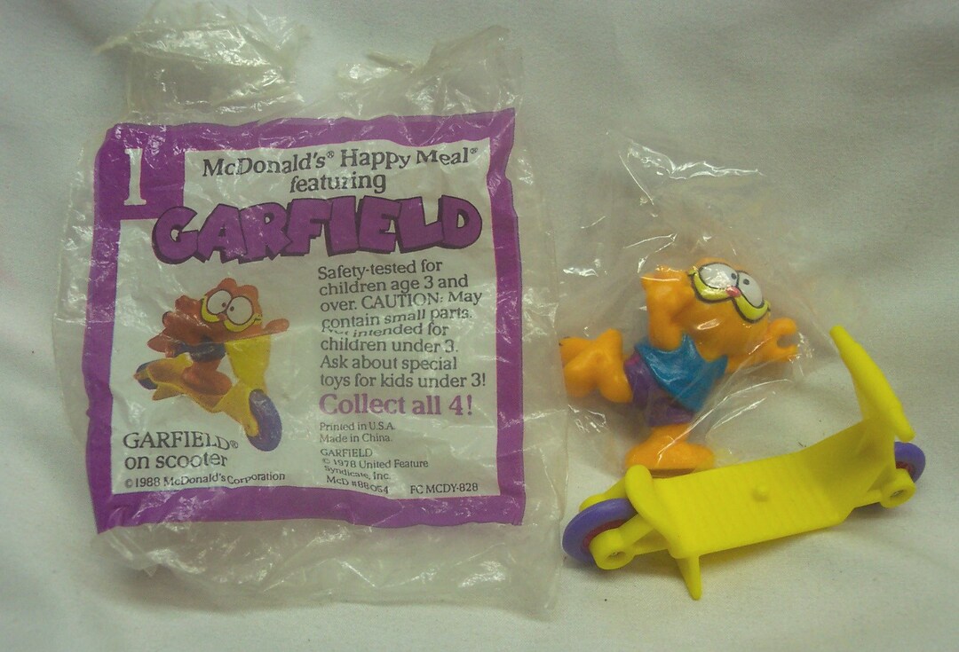 Vintage 1988 GARFIELD on SCOOTER 2" Toy PVC Figure 1980's Mcdonald's ...