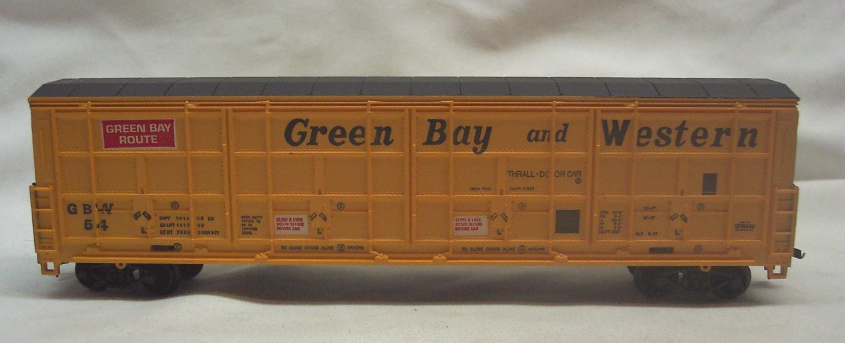 Vintage Ho Scale GREEN BAY and WEST 40 Foot Box Car Electric Railroad ...