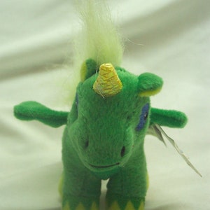 Vintage 2004 Neopets GREEN UNI Neopet 4" Plush Stuffed Animal Toy ...