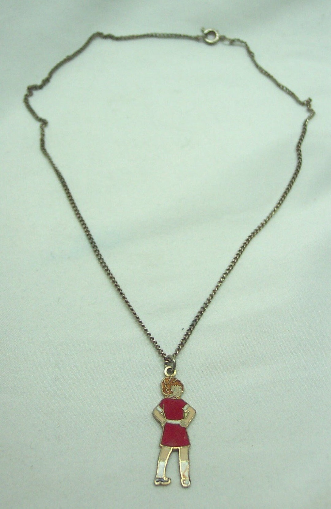Vintage 1974 Vintage Little Orphan ANNIE Movie Metal Necklace - Etsy