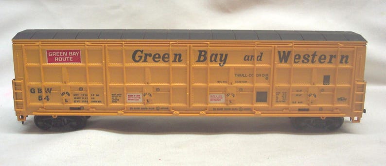 Vintage Ho Scale GREEN BAY and WEST 40 Foot Box Car Electric Railroad ...