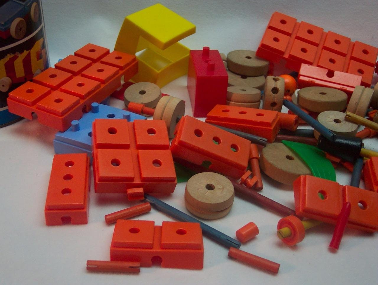 ANTIQUE Wooden Vintage the Original TINKERTOY CONSTRUCTION Building Toy Set W/ Can 115 Pieces - Etsy