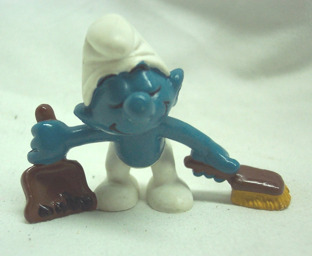 Vintage 1984 Schleich THE SMURFS Smurf With Dust Pan and Brush 2" PVC ...