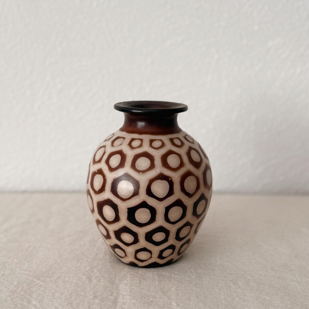 Vintage Chulucanas Peruvian Pottery Vase - Signed Segundo Carmen - Etsy
