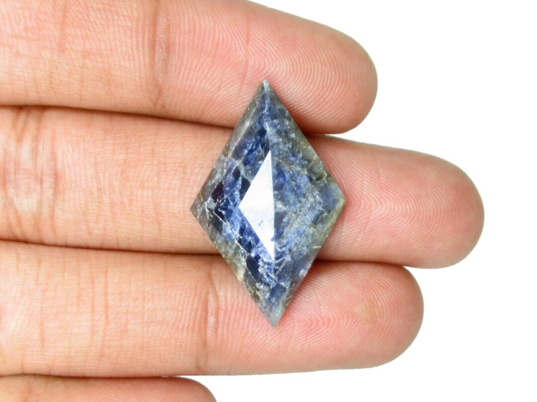 Natural Blue Sapphire Gemstones Rhombus-shape Faceted-cut Blue Flash ...