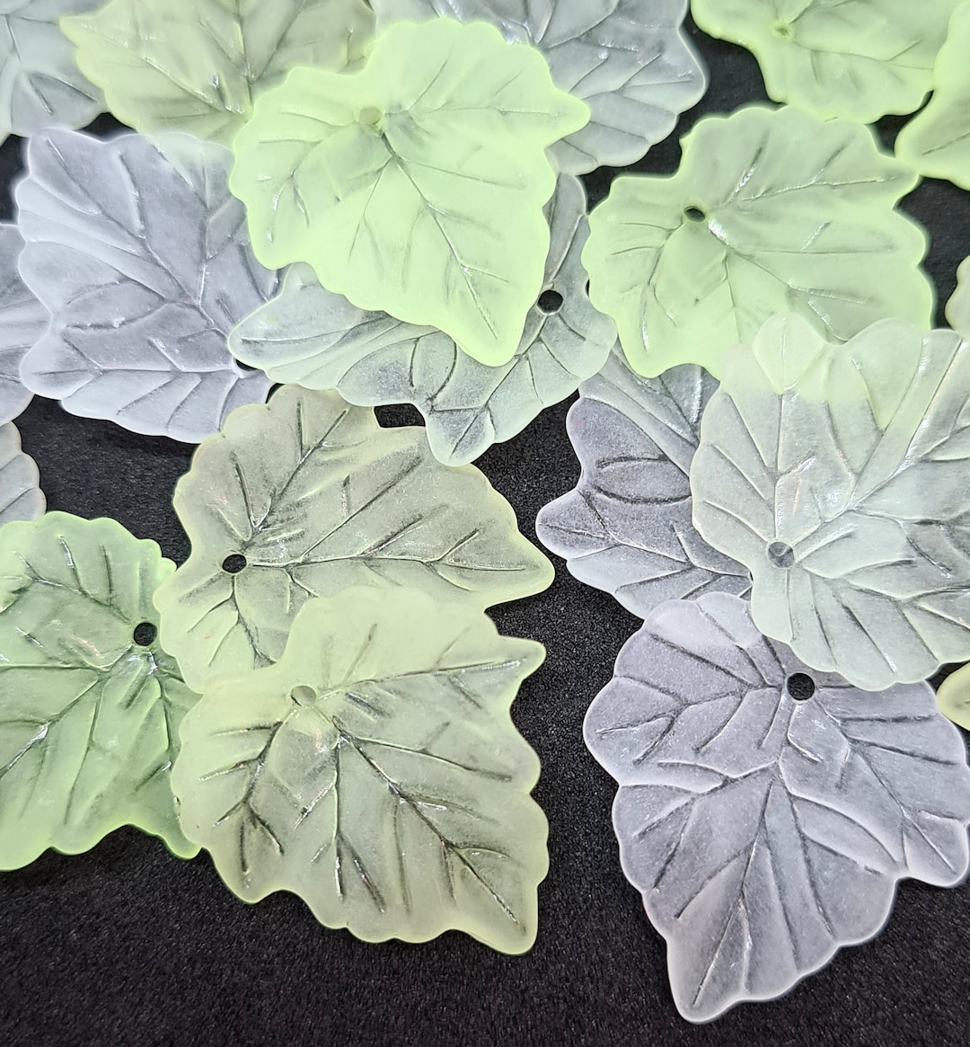 25g Frosted Mixed Pale Greens Vine/maple Leaves. 3 Different Shades ...