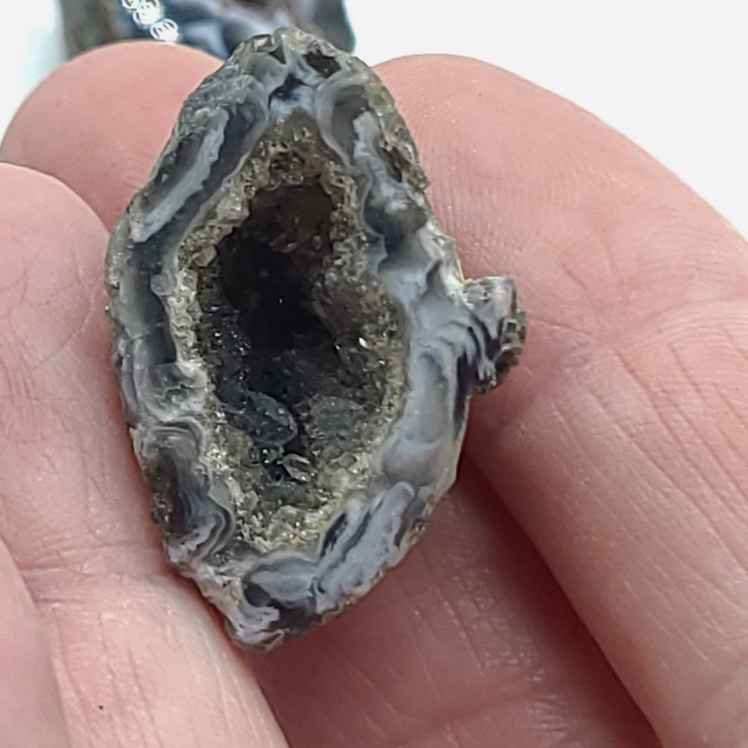 Mini Agate Geodes, Mini Agates. Handpicked. Tiny Gems. - Etsy