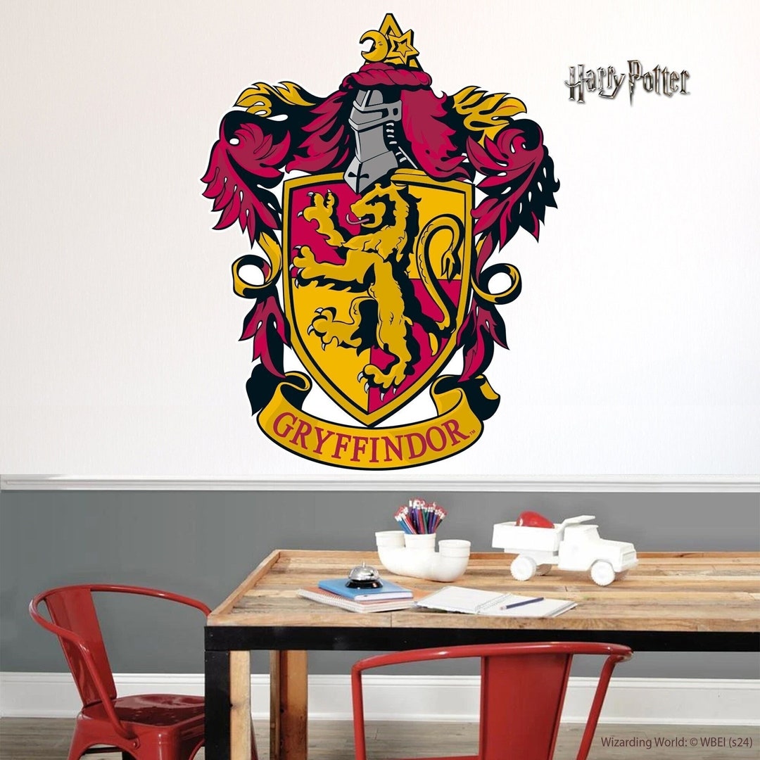 HARRY POTTER Wall Sticker – Gryffindor Crest Wall Decal Wizarding World ...