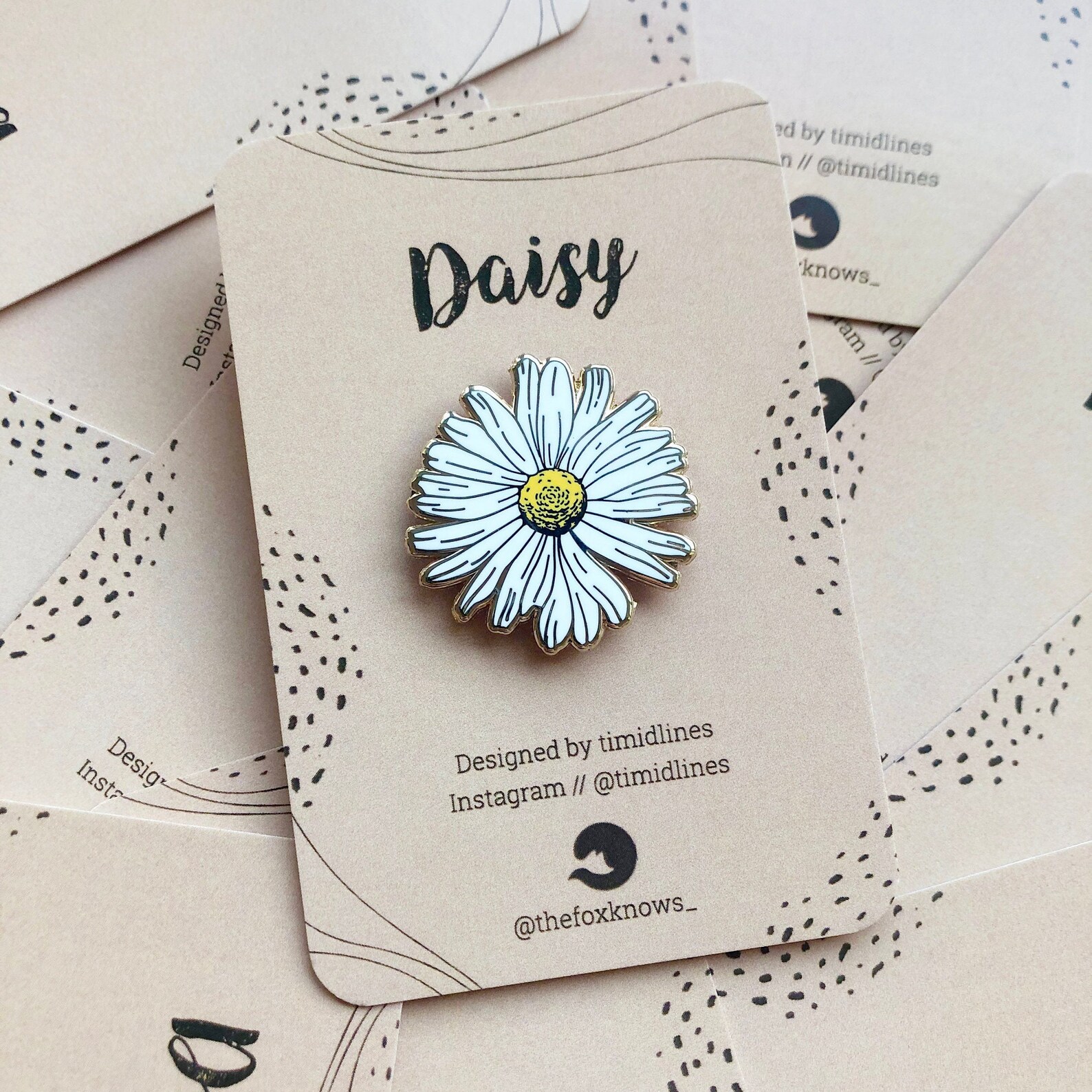 Daisy Enamel Pin // Plant Pin // Botanical Pin - Etsy