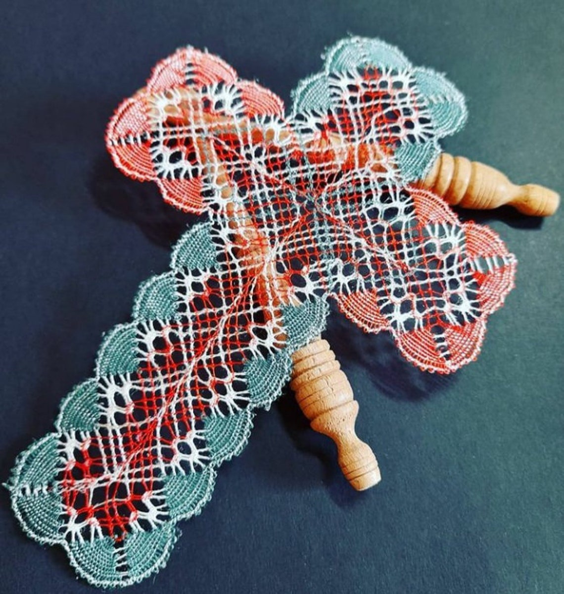 Bobbin lace cross shape bookmark | Etsy